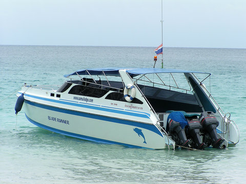 Speedboot Images – Browse 225 Stock Photos, Vectors, and Video | Adobe ...