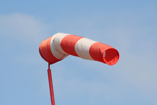 "Wind Sleeve" Bilder – Durchsuchen 15,379 Archivfotos, Vektorgrafiken ...