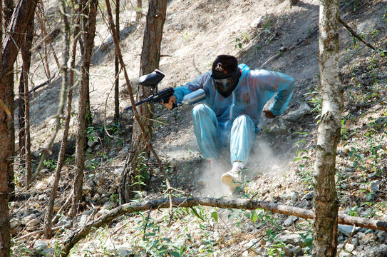 Paintballer Bilder – Durchsuchen 590 Archivfotos, Vektorgrafiken und ...