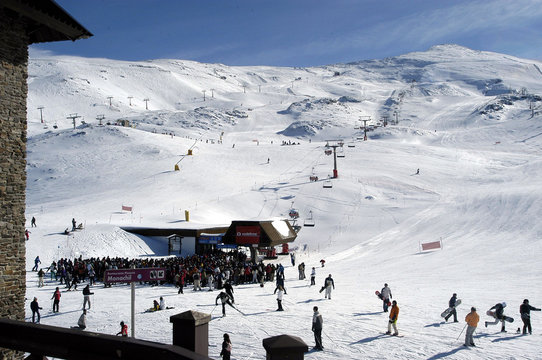 รูปภาพTelesillas – เลือกดูภาพถ่ายสต็อก เวกเตอร์ และวิดีโอ130 | Adobe Stock