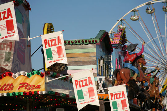 Kirmesstand Bilder – Durchsuchen 17 Archivfotos, Vektorgrafiken und ...