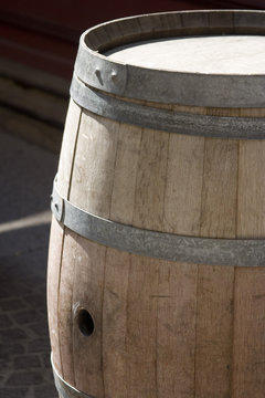 Obrázky Tonneau – procházejte fotografie, vektory a videa 2,591 | Adobe ...