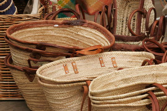 Paniers Images – Browse 7,176 Stock Photos, Vectors, and Video | Adobe ...