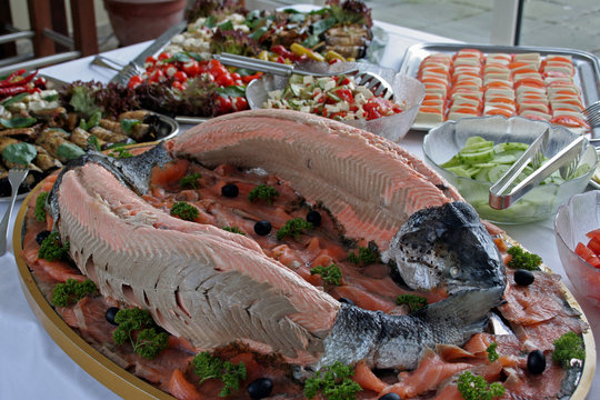 Fischbuffet-Bilder: Stock-Fotos & -Videos. | Adobe Stock