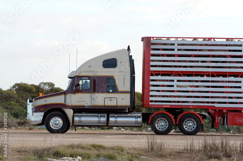 "train routier" photo libre de droits sur la banque d'images Fotolia ...