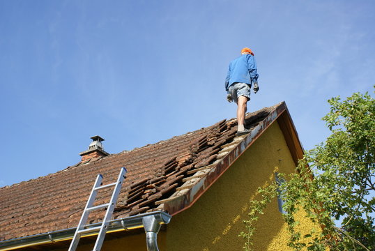 Dachfirst bilder – Bläddra bland 845 stockfoton, vektorer och videor ...