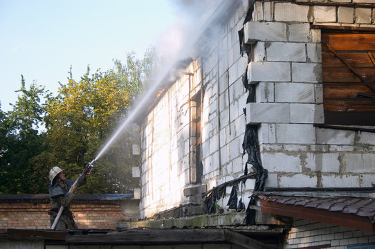 Firehose Billeder – Gennemse 2,602 stockfotos, vektorer og videoer ...