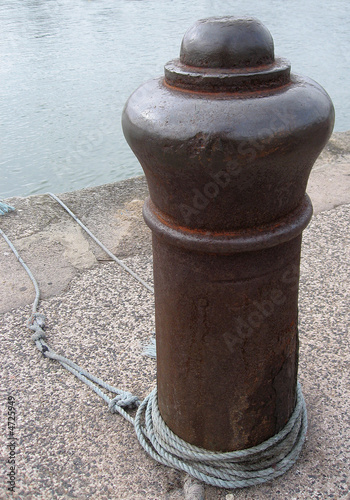 "bite d'amarrage" photo libre de droits sur la banque d'images Fotolia ...