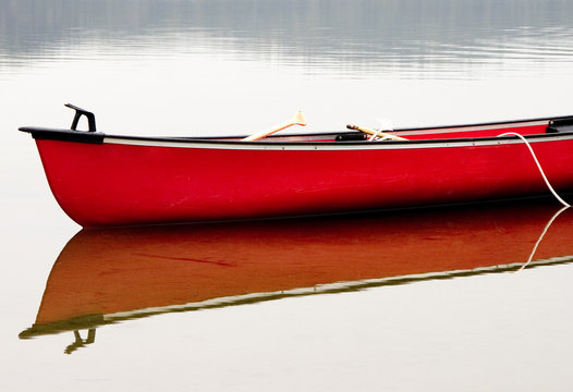 Red Canoe"」の写真素材 | 223件の無料イラスト画像 | Adobe Stock