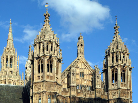 รูปภาพSpires – เลือกดูภาพถ่ายสต็อก เวกเตอร์ และวิดีโอ495,203 | Adobe Stock