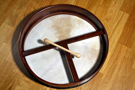 Bodhran Images – Parcourir 134 le catalogue de photos, vecteurs et ...