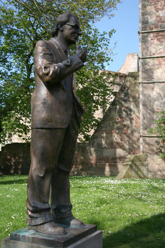 Konrad-Zuse-Denkmal Bilder – Durchsuchen 3 Archivfotos, Vektorgrafiken ...