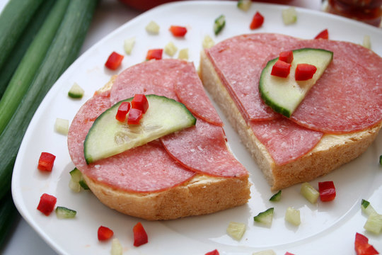 Salamibrot 影像 – 瀏覽 402 個素材庫相片、向量圖和影片 | Adobe Stock