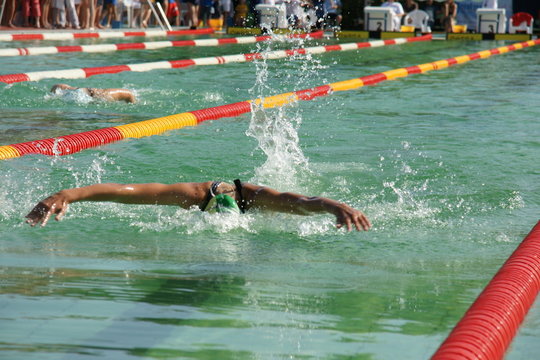 「Swimmen」の写真素材 | 187件の無料イラスト画像 | Adobe Stock
