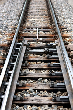 Bahnschiene bilder – Bläddra bland 866 stockfoton, vektorer och videor ...