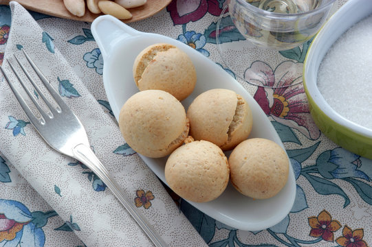 「Basini」の写真素材 | 13件の無料イラスト画像 | Adobe Stock