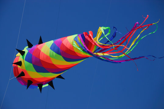 「Flugdrachen」の写真素材 | 471件の無料イラスト画像 | Adobe Stock