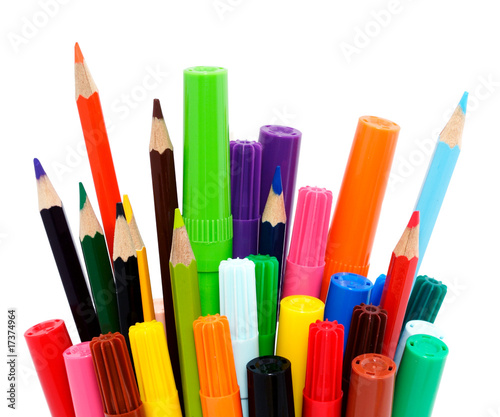 "Crayons et feutres de couleurs" photo libre de droits sur la banque d ...