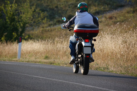 Motociclo bilder – Bläddra bland 325 stockfoton, vektorer och videor ...