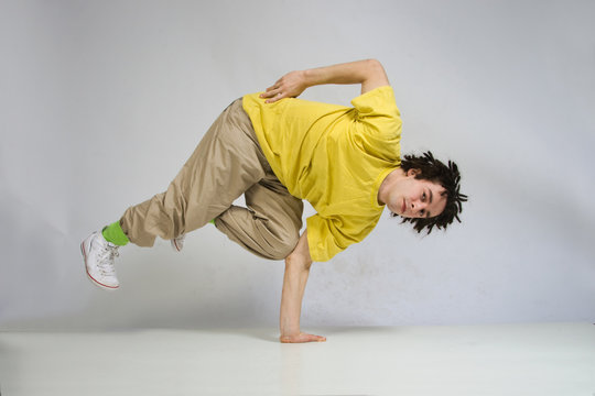 รูปภาพBreakdancing – เลือกดูภาพถ่ายสต็อก เวกเตอร์ และวิดีโอ2,228,696 ...