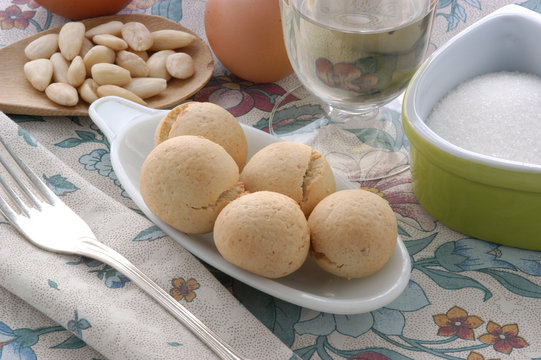 「Basini」の写真素材 | 13件の無料イラスト画像 | Adobe Stock