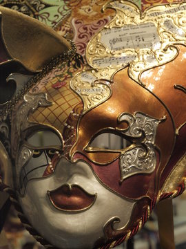 Maskaron Bilder – Durchsuchen 5,661 Archivfotos, Vektorgrafiken und Videos | Adobe Stock