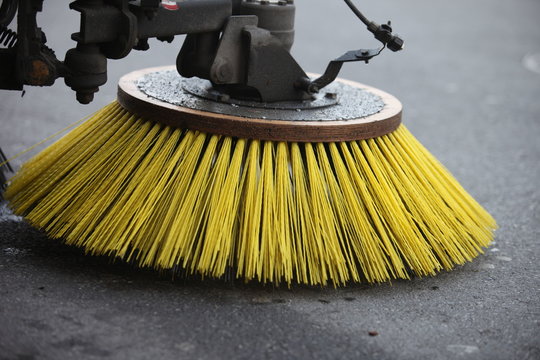 Kehrbesen Bilder – Durchsuchen 897 Archivfotos, Vektorgrafiken und ...