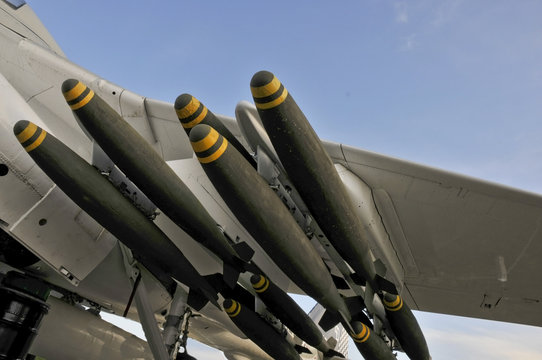 รูปภาพWar-Plane – เลือกดูภาพถ่ายสต็อก เวกเตอร์ และวิดีโอ97 | Adobe Stock
