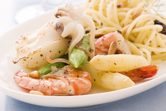 Krevette bilder – Bläddra bland 298 stockfoton, vektorer och videor ...