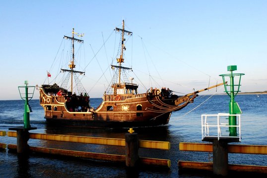 Larboard Bilder – Durchsuchen 1,705 Archivfotos, Vektorgrafiken und ...