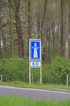 Autobahnauffahrt bilder – Bläddra bland 259 stockfoton, vektorer och ...