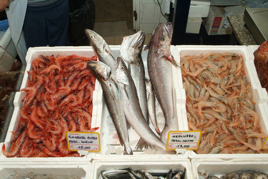 「Pescivendolo」の写真素材 | 800件の無料イラスト画像 | Adobe Stock