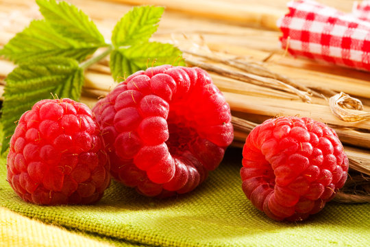 Framboise Bilder – Durchsuchen 62,448 Archivfotos, Vektorgrafiken und ...