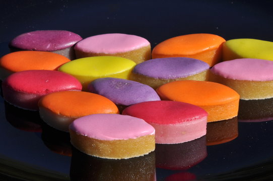 Calissons - Images et vidéos libres de droits | Adobe Stock