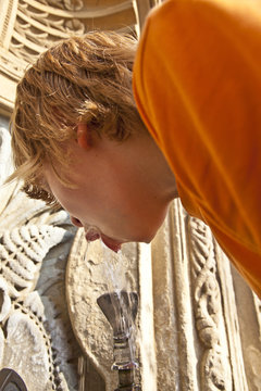 Trinking Bilder – Durchsuchen 96 Archivfotos, Vektorgrafiken und Videos ...