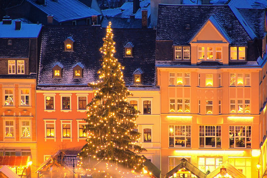 Striezel-Markt bilder – Bläddra bland 115 stockfoton, vektorer och ...