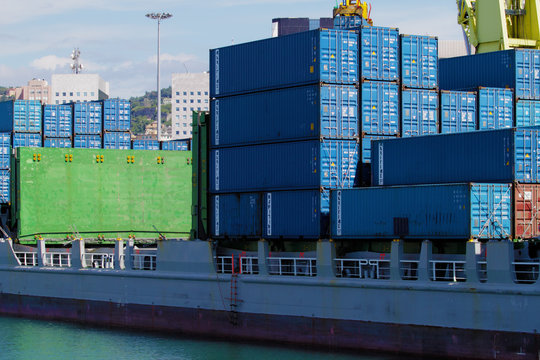 Portacontainer Images – Browse 33 Stock Photos, Vectors, and Video ...