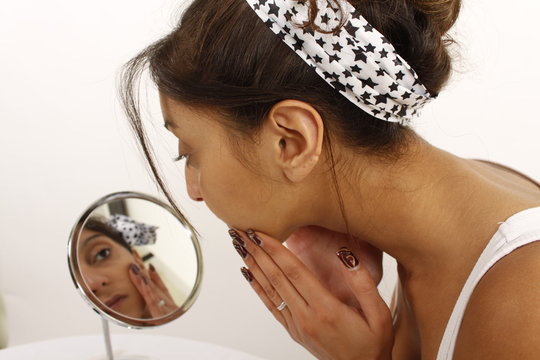 รูปภาพAkne – เลือกดูภาพถ่ายสต็อก เวกเตอร์ และวิดีโอ634 | Adobe Stock