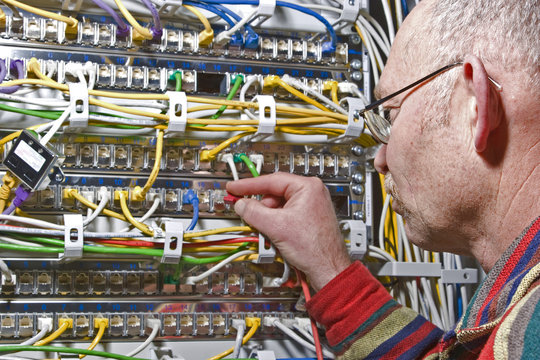 Datenverteiler Bilder – Durchsuchen 279 Archivfotos, Vektorgrafiken und ...