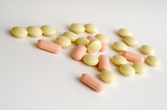 รูปภาพ"Tabletten – เลือกดูภาพถ่ายสต็อก เวกเตอร์ และวิดีโอ25,299 | Adobe ...