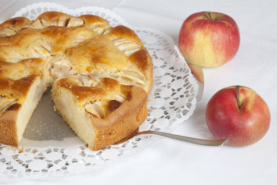 「Apfeltorte」の写真素材 | 649件の無料イラスト画像 | Adobe Stock