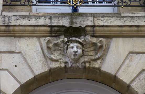 Mascaron Bilder – Durchsuchen 5,655 Archivfotos, Vektorgrafiken und ...