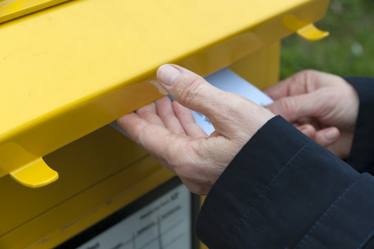 「Briefpost」の画像 - 798 件の Stock 写真、ベクターおよびビデオ | Adobe Stock