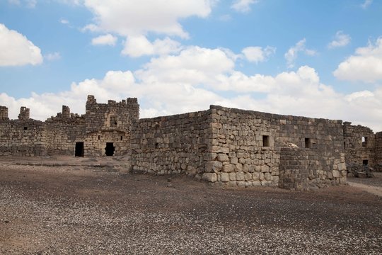 Azraq Bilder – Durchsuchen 532 Archivfotos, Vektorgrafiken und Videos ...