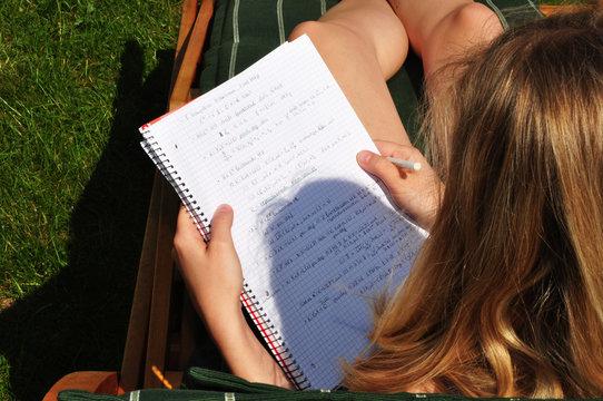 Zeugniss Bilder – Durchsuchen 181 Archivfotos, Vektorgrafiken und ...