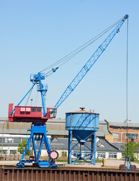 「Verladekran」の写真素材 | 468件の無料イラスト画像 | Adobe Stock