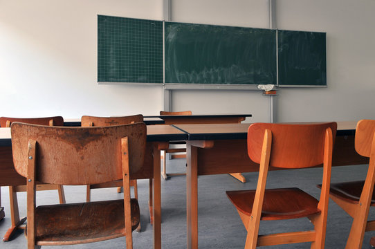 Schulzimmer Images – Browse 94 Stock Photos, Vectors, and Video | Adobe ...