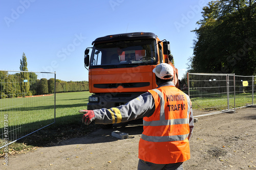 "homme traffic" photo libre de droits sur la banque d'images Fotolia ...
