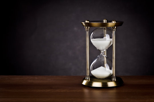 "Instrument Of Time" - Images et vidéos libres de droits | Adobe Stock