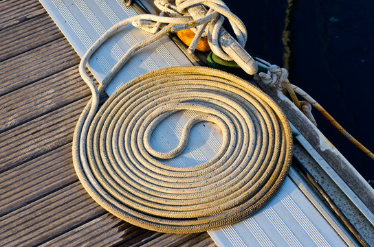 รูปภาพEnrouler – เลือกดูภาพถ่ายสต็อก เวกเตอร์ และวิดีโอ376 | Adobe Stock